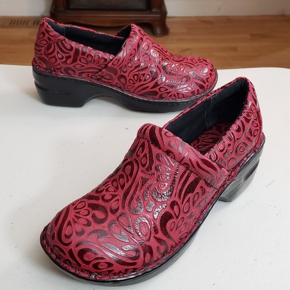 b.o.c. | Shoes | Womens Boc Red Embossed Clogs Peggy | Poshmark